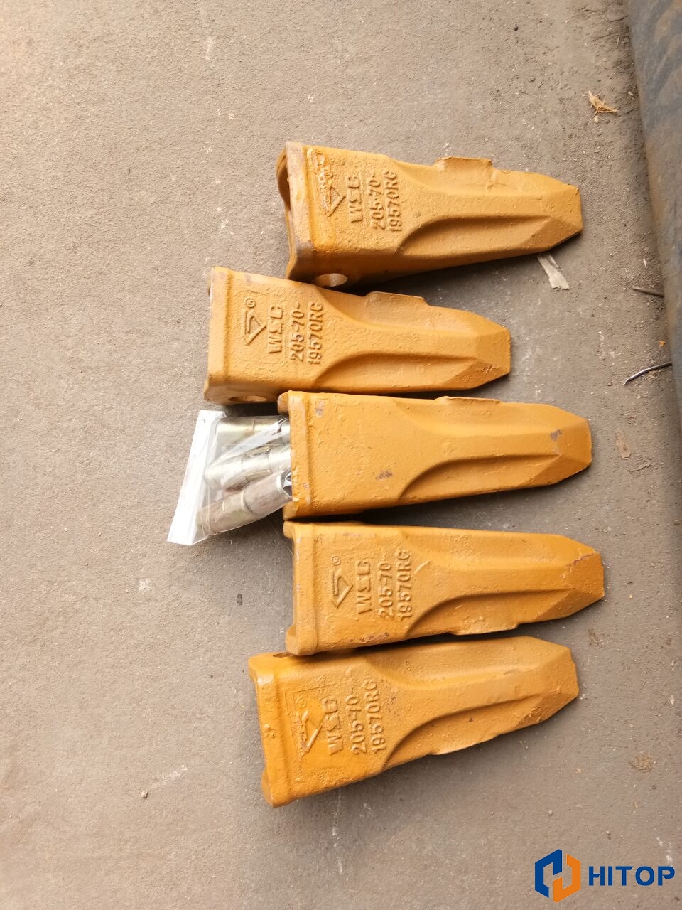 XCMG parts XE215C excavator spare parts tooth sleeve 5.1kg – HITOP ...