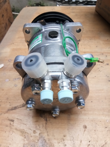 XCMG parts GR180 motor grader spare parts air-conditioning compressor ...